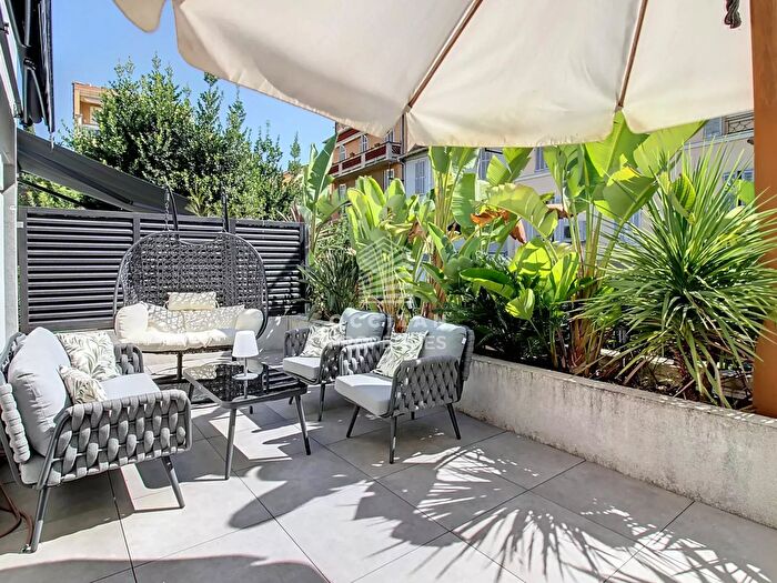 Cannes, Californie Pezou : Appartement 2 pièces à vendre