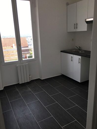 Appartement à louer - Saint-Cyr-lécole, Hôtel de ville - 1 pièce