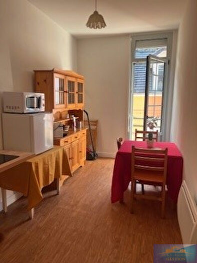 Appartement 2 pièces à louer à Lourdes, Centre-ville, Place Peyramale, Gare