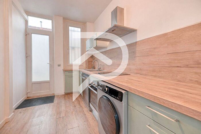 Appartement à louer - Gambetta, Nîmes - 3 pièces - 2 chambres