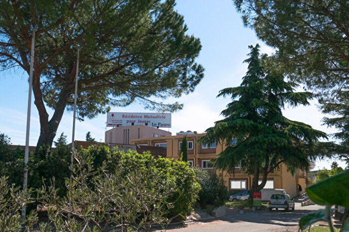 Appartement à louer - Nîmes, Ville Active - 2 pièces - 1 chambre