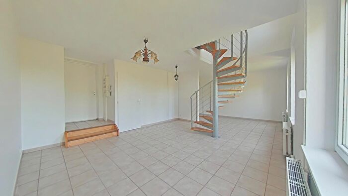 Appartement à louer - Saint-Étienne, Crêt de Roc - 3 pièces - 2 chambres