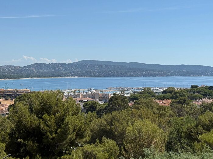 Appartement 4 pièces à vendre à Cavalaire-sur-Mer, Centre-ville