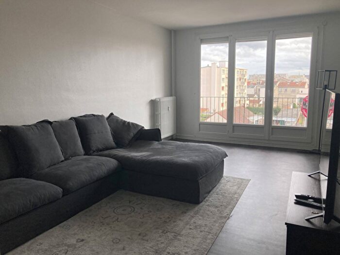 Appartement à louer - Reims - 3 pièces - 2 chambres