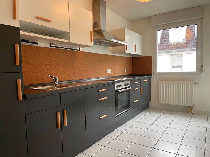 Appartement à louer - Nord, Hoenheim - 3 pièces - 2 chambres