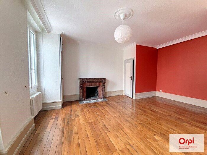 Appartement à louer - Dienat-Forges, Montluçon - 4 pièces - 3 chambres