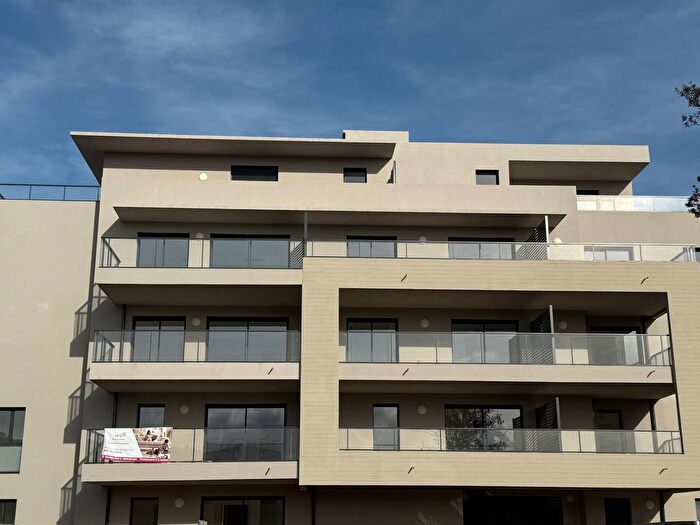 Appartement à louer - Zone Eparse Est, Porto Vecchio - 2 pièces - 1 chambre