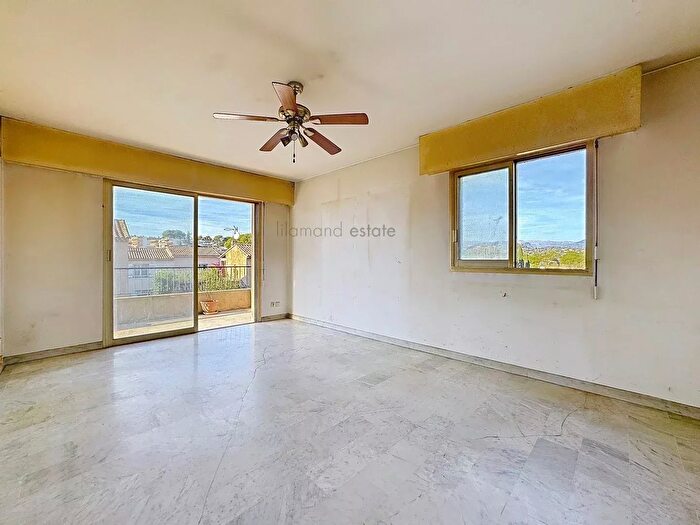 Appartement à vendre - Le Cannet, Aubarède - 2 pièces - 1 chambre