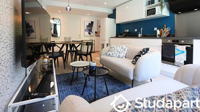 Appartement à louer - Saint-Cyprien, Toulouse - 1 pièce - 2 chambres