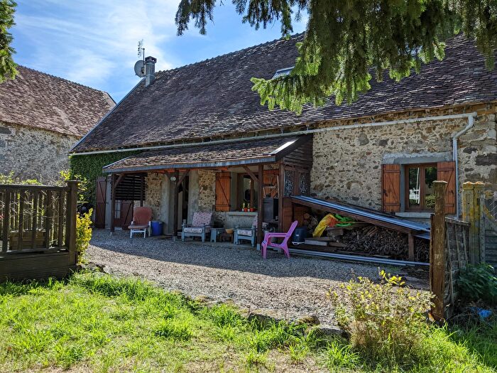 Maison à vendre - Thollet - 6 pièces - 4 chambres