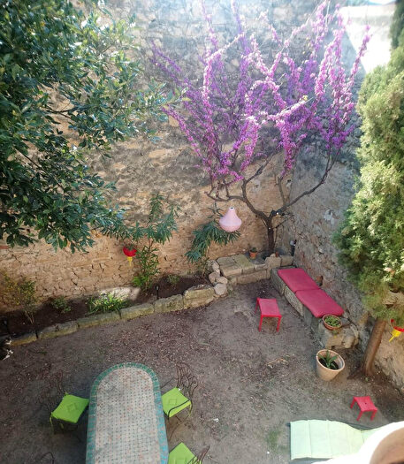 Maisons à vendre et appartements à louer - 1