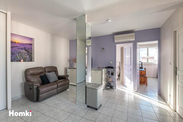 Maisons à vendre et appartements à louer - 1