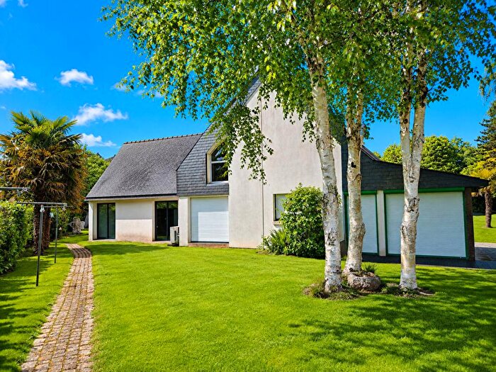 Maison 8 pièces à vendre - Pleyben