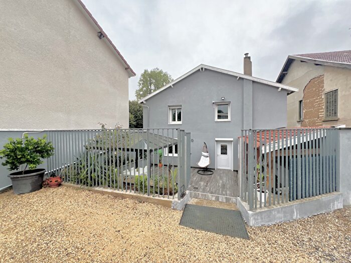 Maison à vendre - Pont-de-Chéruy - 5 pièces - 4 chambres