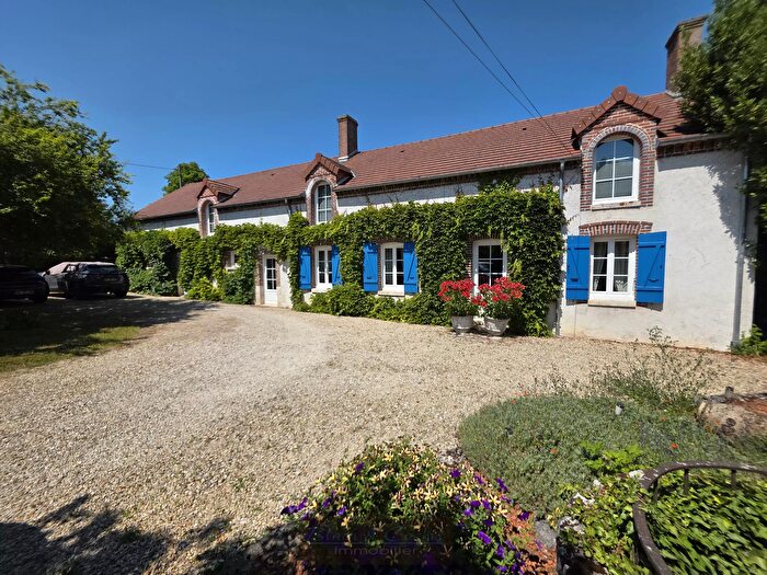 Villevoques - Maison 8 pièces à vendre