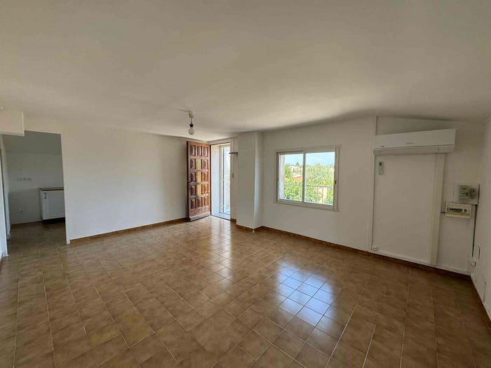 Appartement 2 pièces à Sainte-Cécile-les-Vignes, à louer