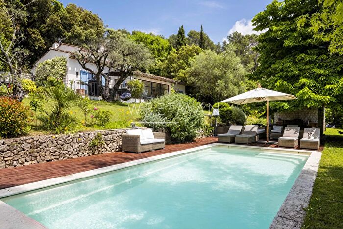 Valbonne, Val de Cuberte, Les Parés, Les Peyrouos - Maison 8 pièces à vendre