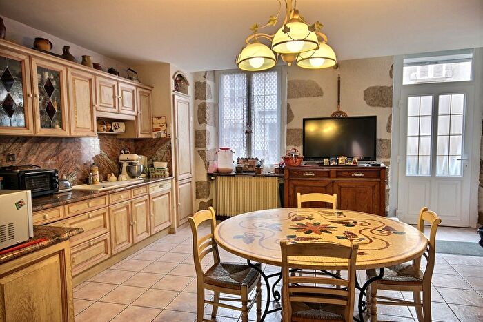 Maison à vendre - Boussac - 7 pièces - 4 chambres