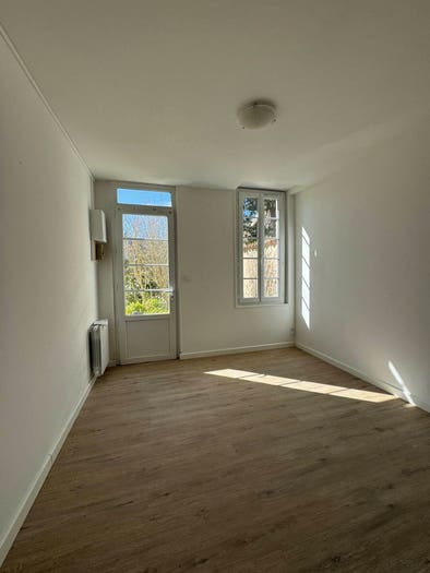 Appartement 1 pièce à Saintes, à louer