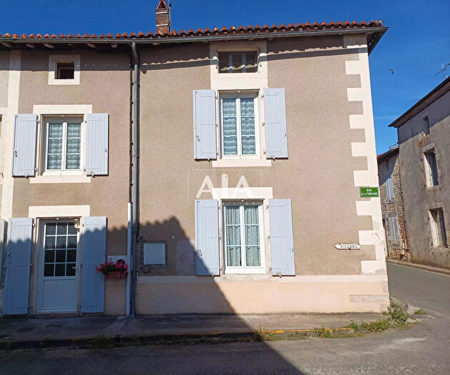 Verteuil-sur-Charente : Maison 3 pièces à vendre
