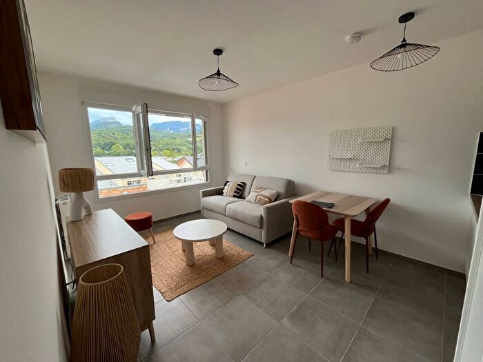 Appartement à louer - Laurier-Les Charmettes, Chambéry - 1 pièce