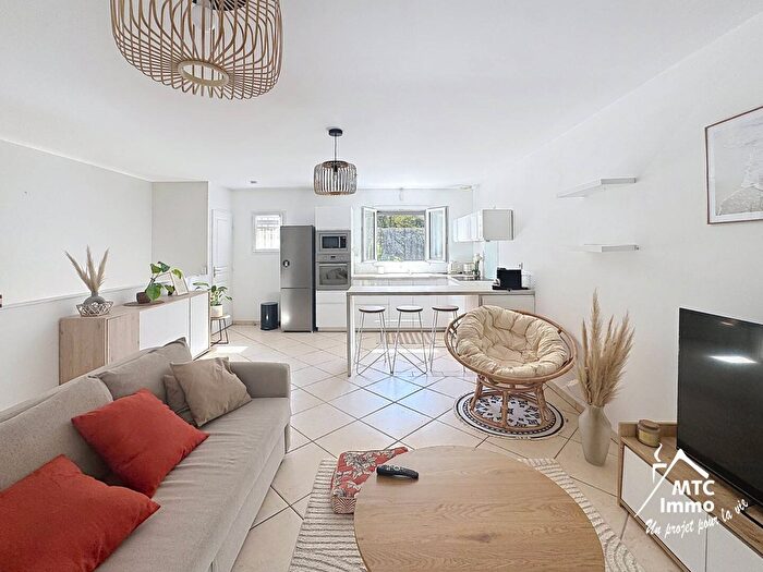 Appartement à louer - Veyssilieu - 2 pièces - 1 chambre