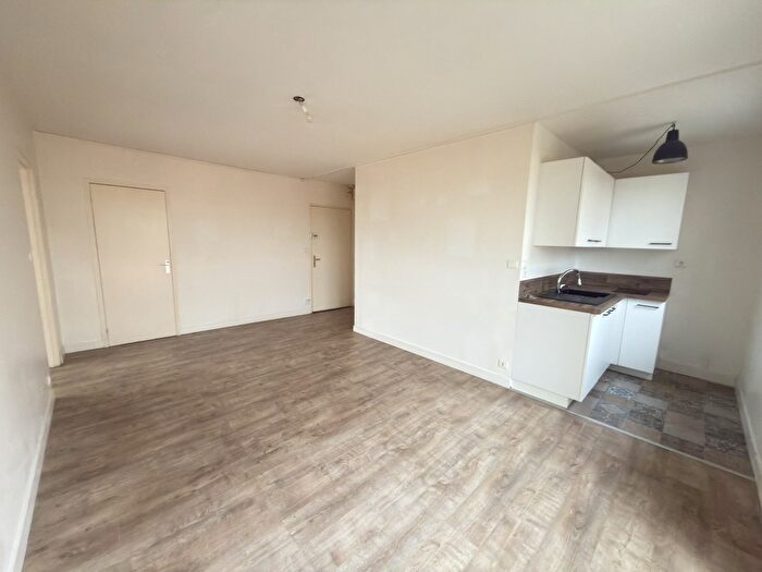 Appartement à vendre - Cholet, Lorraine - 2 pièces - 1 chambre