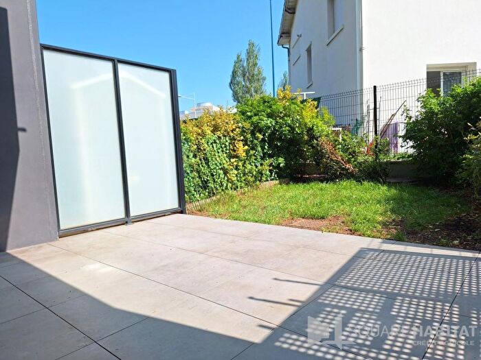 Appartement à louer - Clermont-Ferrand, Saint-Jacques - 3 pièces - 2 chambres