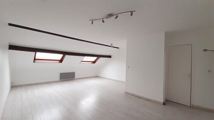 Appartement à louer - Centre Ville, Amiens - 1 pièce