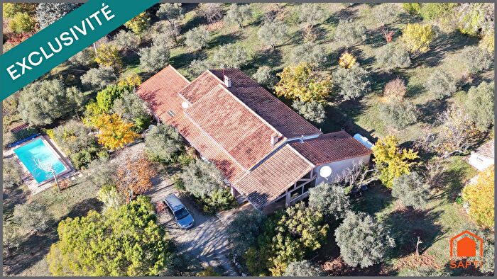 Maison à vendre - Aups - 7 pièces - 4 chambres