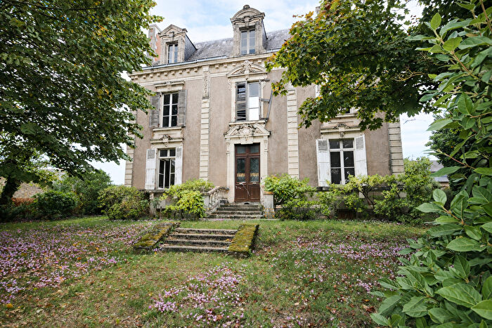 Maison à vendre - Beaulieu-sur-Layon - 11 pièces - 6 chambres