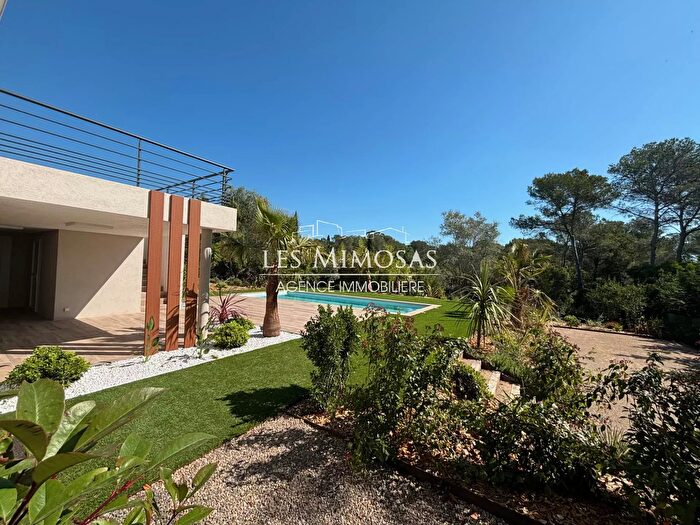 Maison à vendre - Saint-Raphaël, Valescure, Vaulongue - 7 pièces - 5 chambres