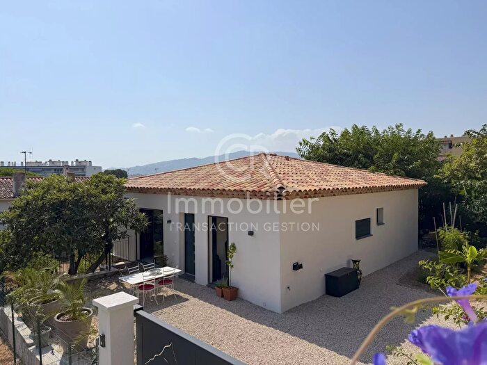 Cannes, Croix des Gardes : Maison 3 pièces à vendre