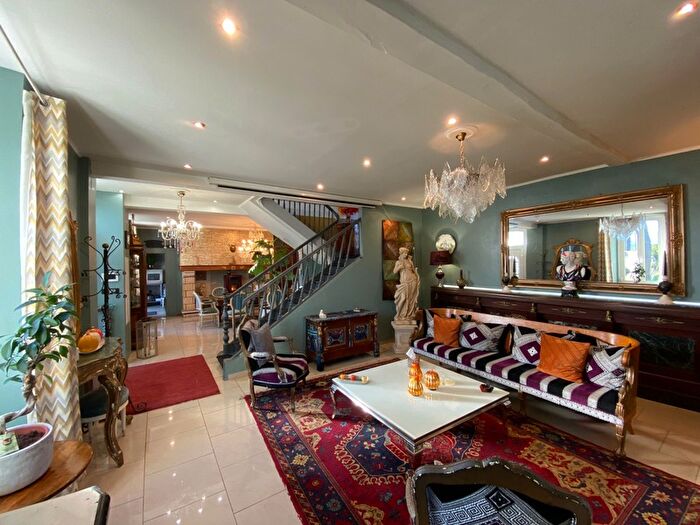 Lamarque-Pontacq : Maison 7 pièces à vendre