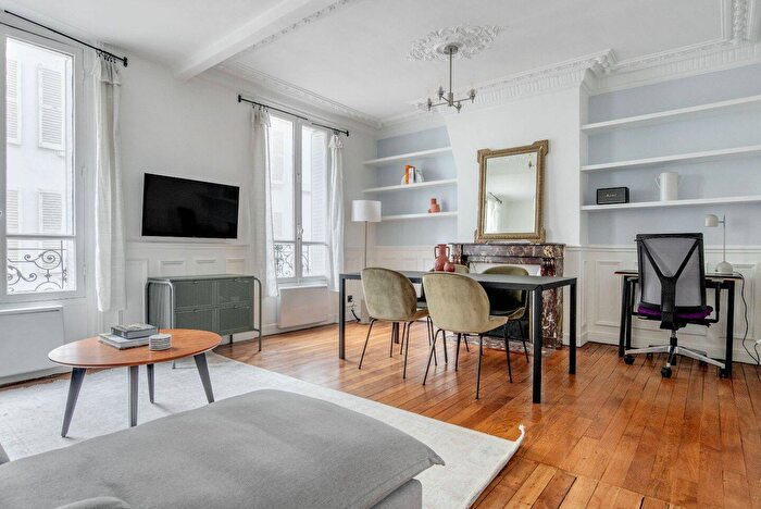 Appartement à louer - Batignolles-Cardinet, Paris ème - 2 pièces - 1 chambre