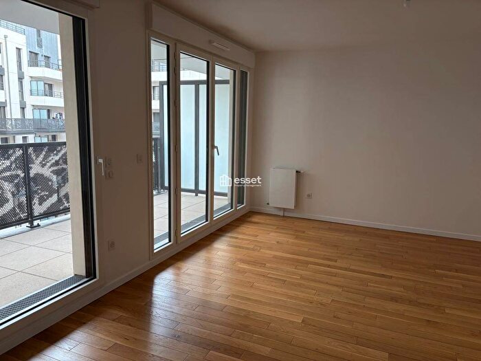 Faubourg de lArche, Courbevoie : Appartement 2 pièces à louer