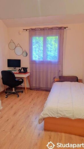 Appartement à louer - Les Arpents-Le Sud, Éragny - 1 pièce - 3 chambres