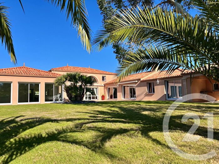 Maison à vendre - Le Fenouiller - 6 pièces - 5 chambres