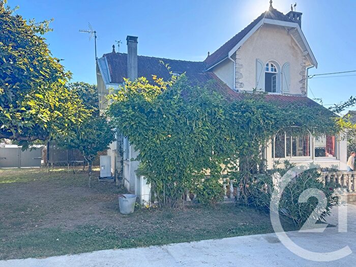 Maison 5 pièces à vendre à Gond-Pontouvre