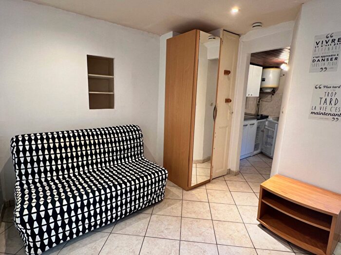 Appartement à louer - Centre-ville, Victor Hugo, Grenoble - 1 pièce