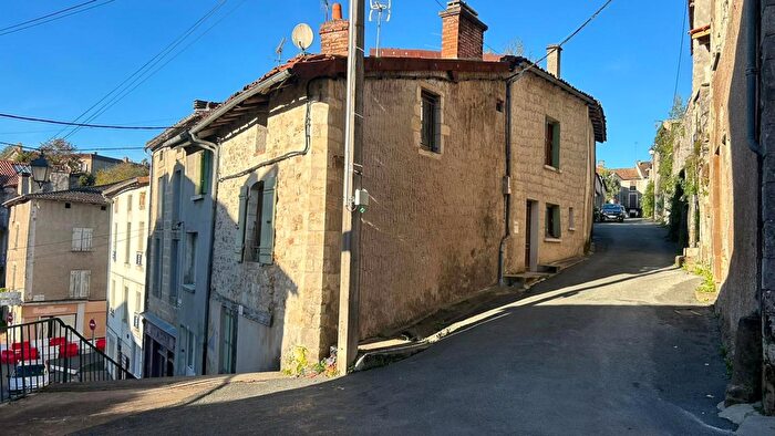 Maison à vendre - Nontron - 4 pièces - 2 chambres
