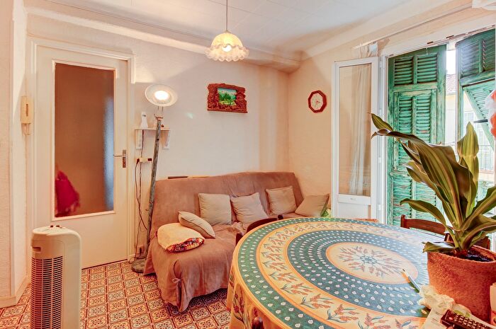 Maisons à vendre et appartements à louer - 1