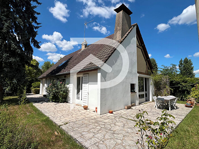 Maison à vendre - Le Châtelet-en-Brie - 6 pièces - 4 chambres