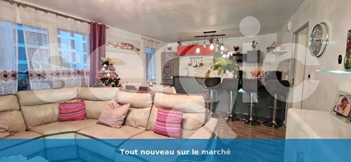 Appartement à louer - Le Point du Jour-Centre Gare, Cergy - 4 pièces - 3 chambres