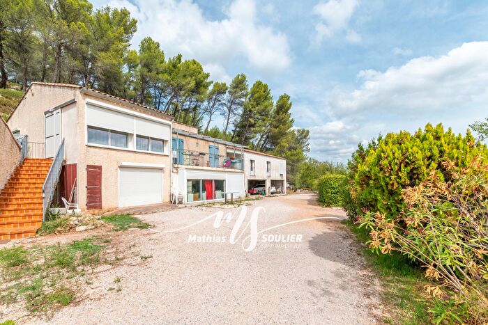 Maison à vendre - Meyreuil - 8 pièces - 6 chambres