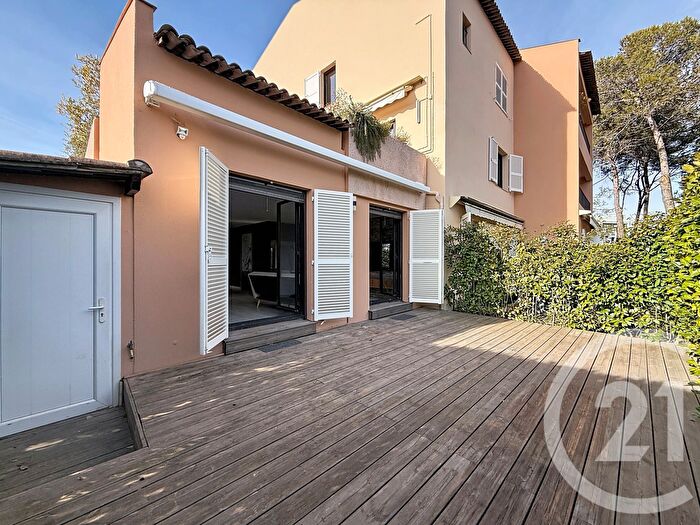 Appartement à louer - Mougins, Font Neuve, Saint-Basile, Fontmerle, Nartassière - 3 pièces - 2 chambres