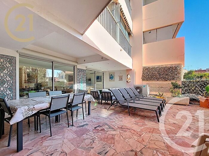 Appartement à vendre - Cannes, Centre-ville - 6 pièces - 5 chambres