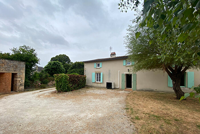 Maison à vendre - Mougon - 7 pièces - 4 chambres