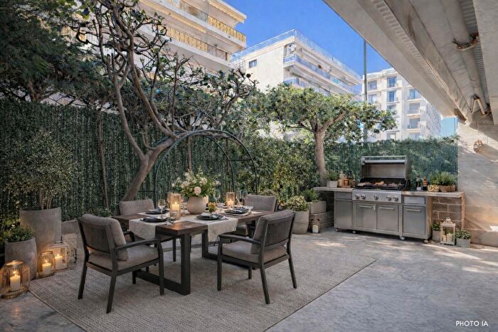 Appartement à vendre - Cannes, Pointe Croisette - 2 pièces - 1 chambre