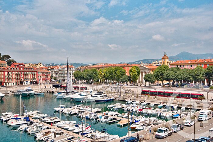 Appartement à vendre - Nice, Le Port - 3 pièces - 1 chambre